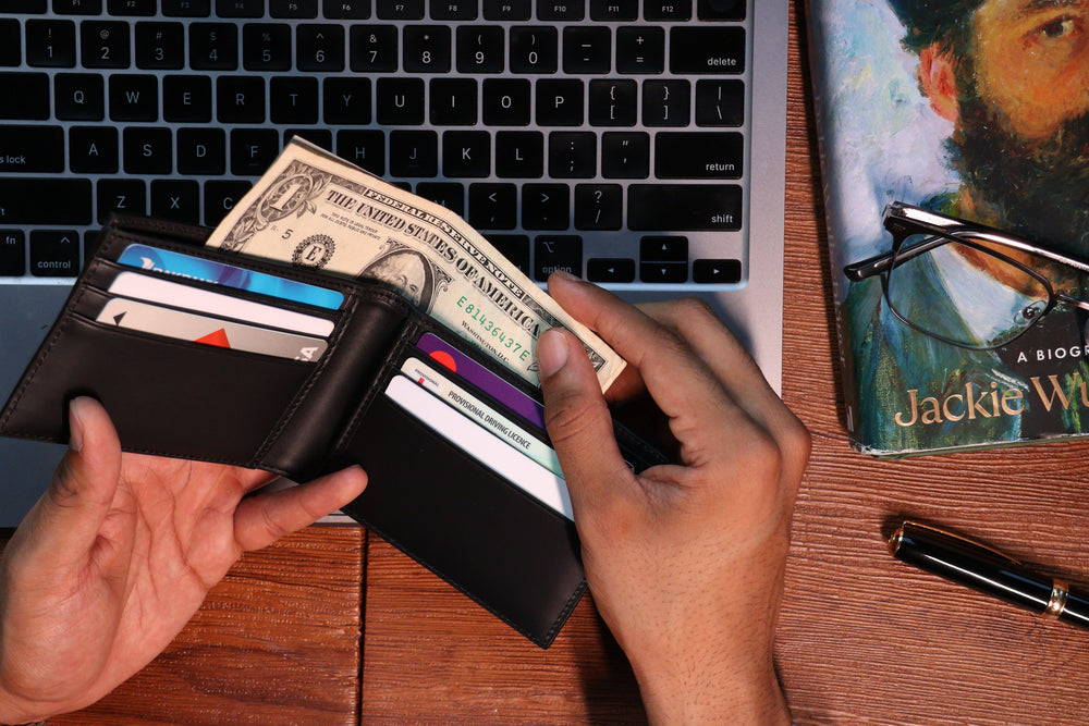 Buy Mens Leather Wallets Online in India | luxury Wallets - Knights and ...